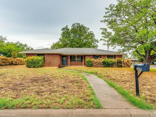 1409 Melissa Dr, Stephenville, TX 76401
