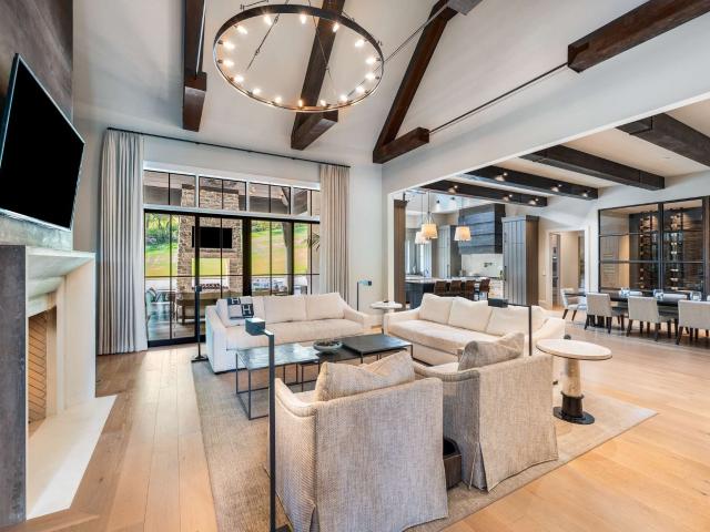 1409 Montmorenci Pass