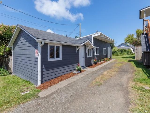 1409 NW 14th St, Lincoln City, OR 97367
