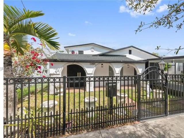 1409 NW 44th St, Miami, FL 33142
