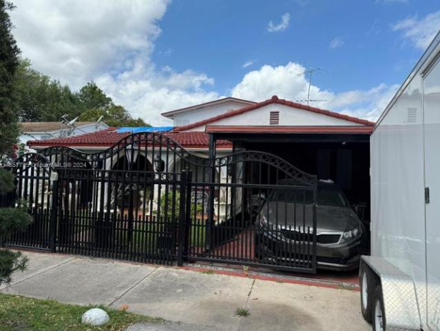 1409 NW 44th St, Miami, FL 33142