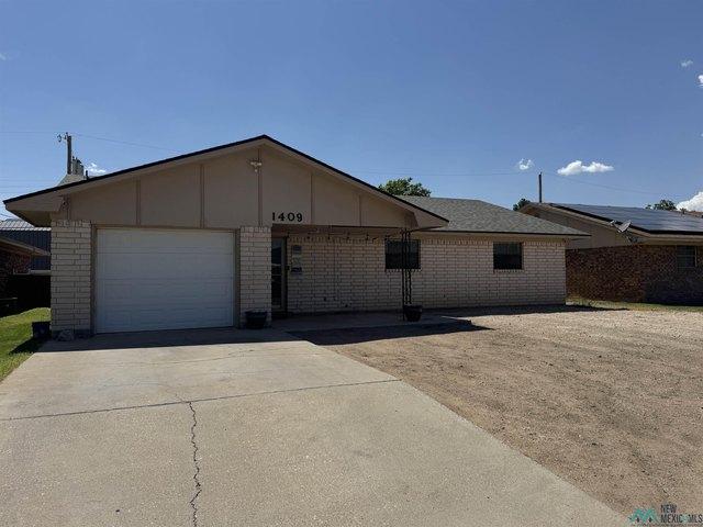 1409 N Tasker Dr, Hobbs, NM 88240