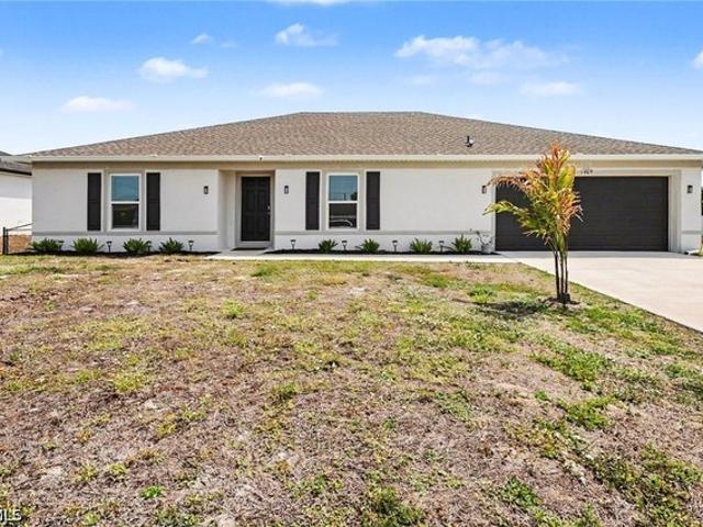 1409 NE 4th Pl, Cape Coral, FL 33909