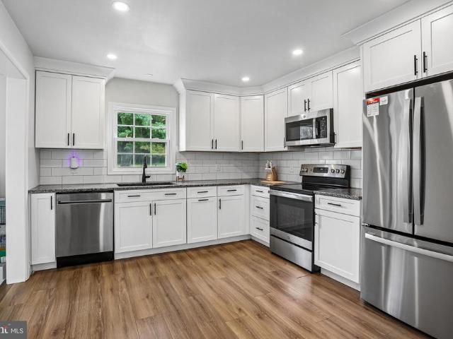 1409 Burke Road