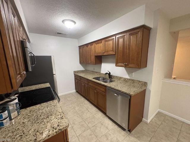 1409 Canadian CT