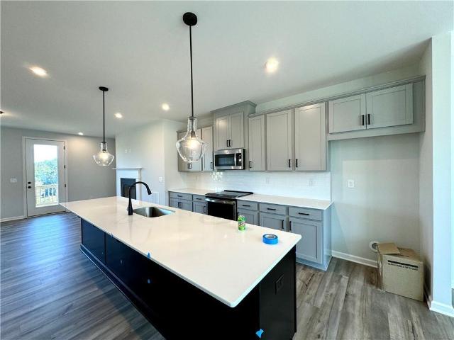 1409 Creekside Circle NW