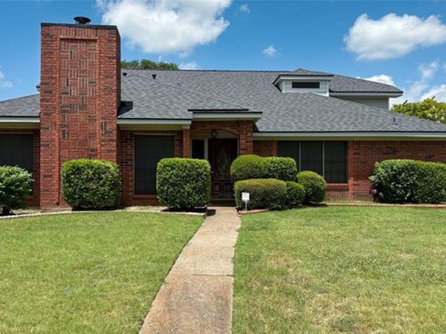 1409 Essex Dr, Desoto, TX 75115