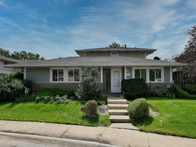 1409 Fremont Dr, Hanover Park, IL 60133