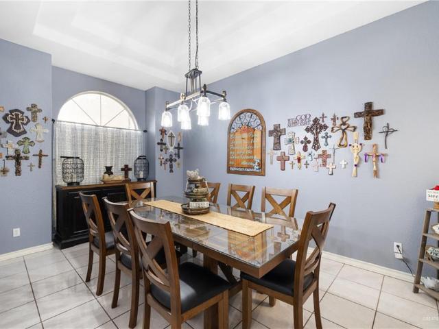 1409 La Ciniega Drive