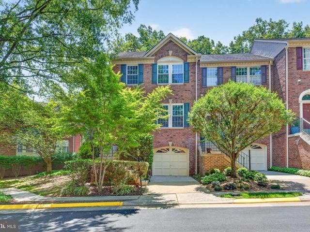 1409 Park Garden Ln, Reston, VA 20194