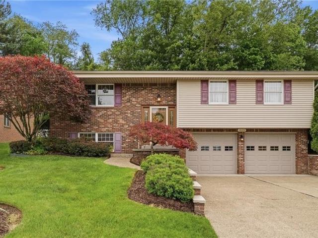 1409 Royal Park Blvd, South Park, PA 15129