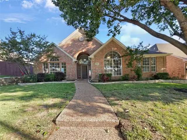 1409 Santa Fe Trl, Irving, TX 75063