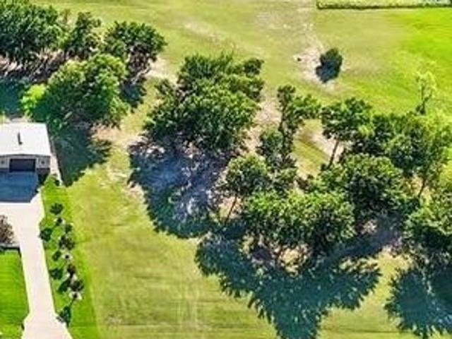 1409 Shadow Lakes Dr, Wills Point, TX 75169