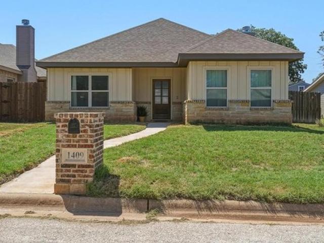 1409 Skinny Dr, Sweetwater, TX 79556