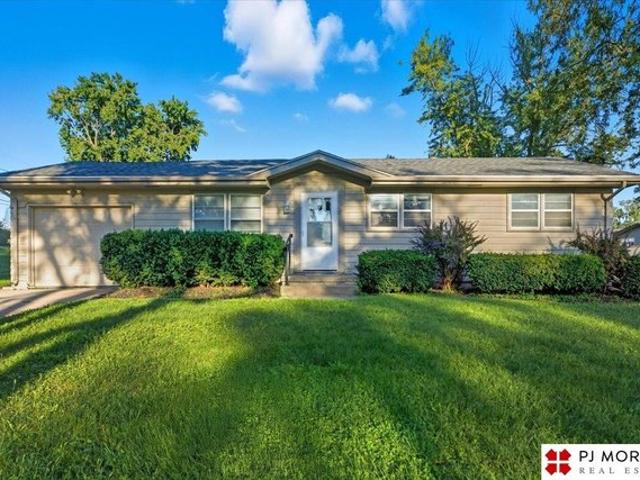 1409 Thomas Dr, Bellevue, NE 68005