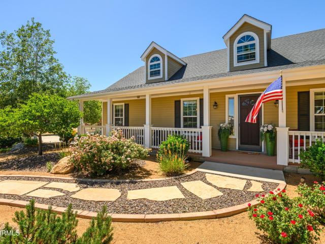 1409 W KELLY Drive
