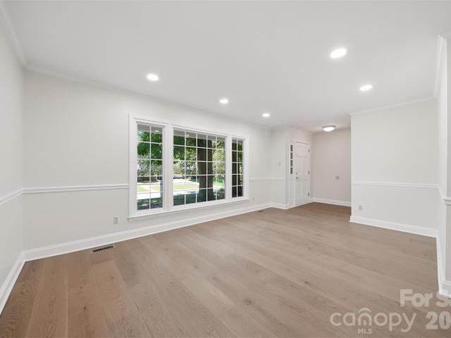 1409 Woodberry Road