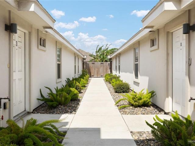 1409 & 1413 Alta Vista Drive