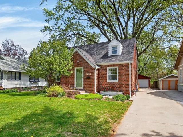 1409 44th St, Des Moines, IA 50311