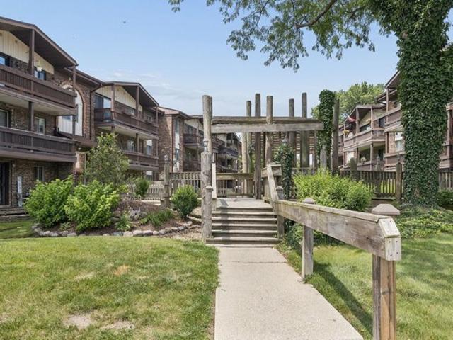 14003 James Dr Apt 722, Crestwood, IL 60418