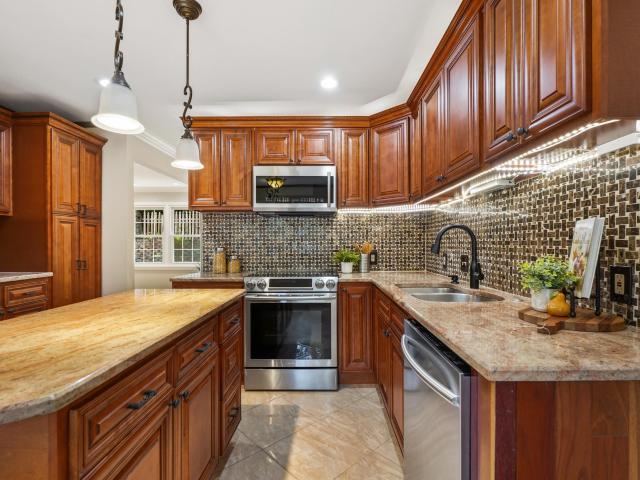 14003 N Commons Way