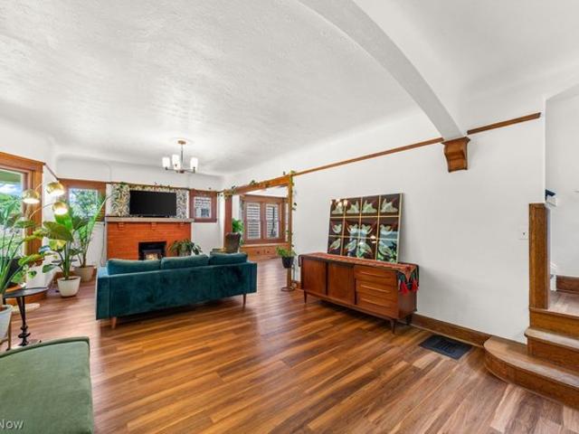 14001 Clifton Blvd, Lakewood, OH 44107