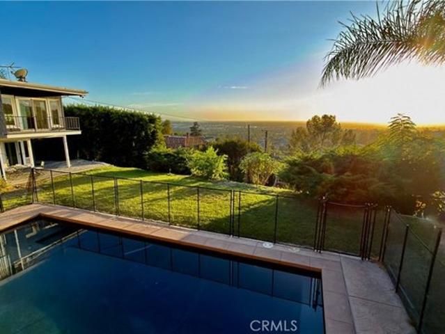 14001 Summit Dr, Whittier, CA 90602