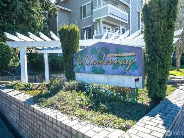 14007 NE 181st St Unit F104, Woodinville, WA 98072