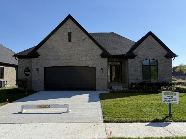 14004 Quail View Dr, Washington Township, MI 48094