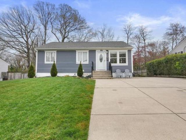 14005 Mathews Dr, Woodbridge, VA 22191