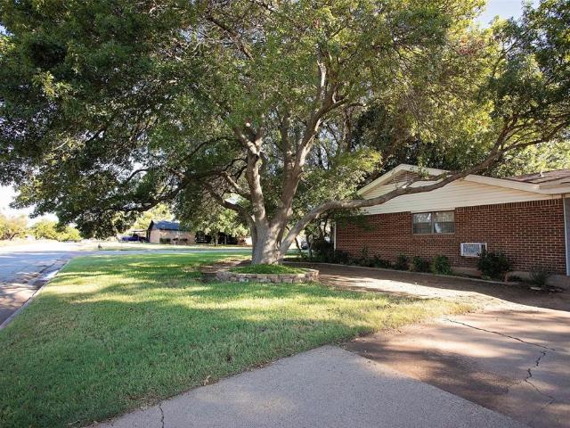 1400 Oak Hills Drive