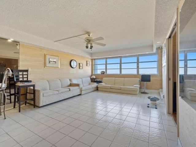 1400 Ocean Dr S #1605, Hollywood, FL 33019