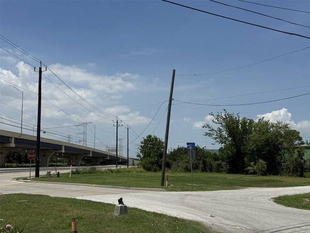 1400 Bayport Blvd, Seabrook, TX 77586