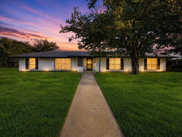 1400 Crescent Dr, Sherman, TX 75092