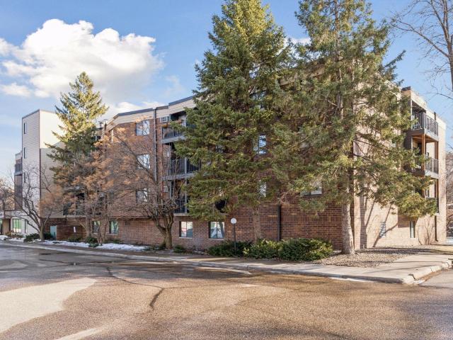 1400 Dakota Ave S, Unit 103, St. Louis Park, MN 55416 | MLS #7061 | Compass