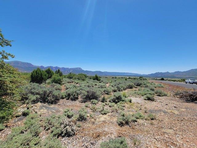 1400 E 20 24 Acres Rd, New Harmony, UT 84757