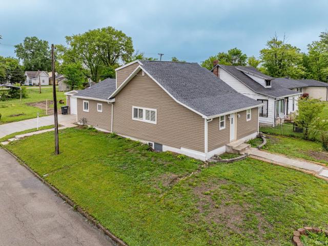 1400 E Russey