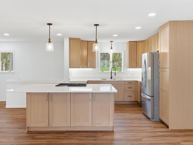 1400 Elm Avenue W