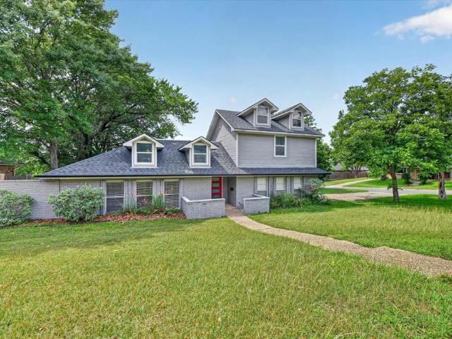 1400 Ems Road W