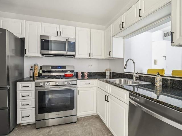 1400 Fifth Avenue 3L