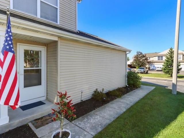1400 Hunters Ridge Dr Unit 20, Genoa City, WI 53128