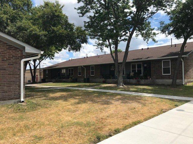 1400 Hyman St 1 bed, 1 full bath