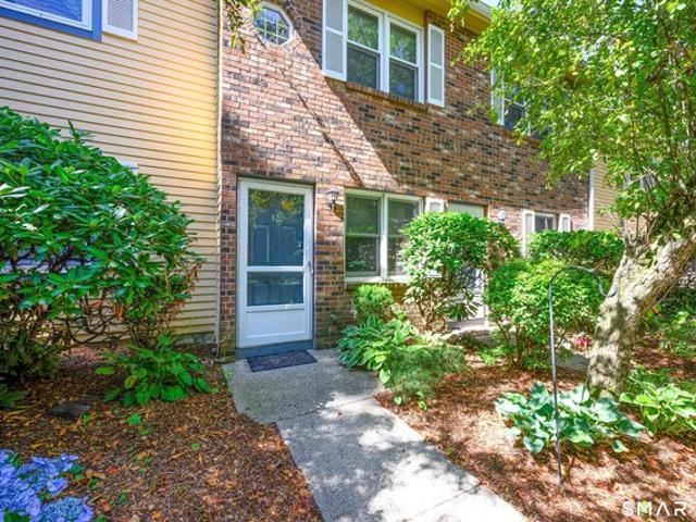 1400 Hartford Tpke Apt 12, North Haven, CT 06473