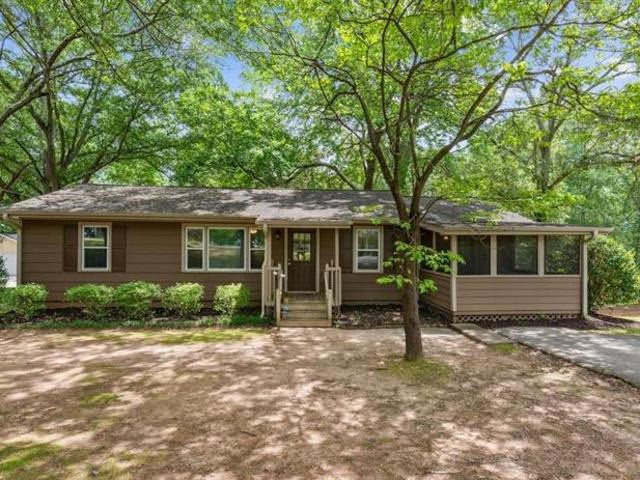 1400 Hidden Circle Dr, Sugar Hill, GA 30518