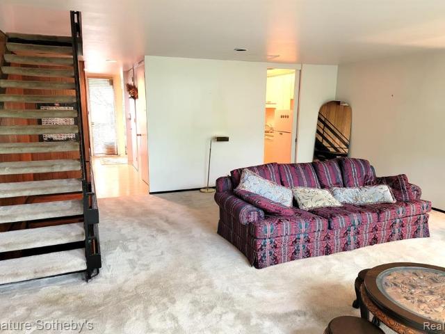 1400 Joliet Place