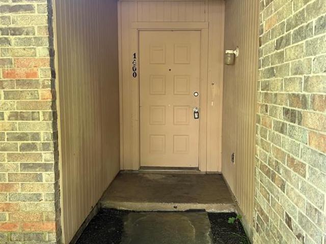 1400 Long Shadow Lane