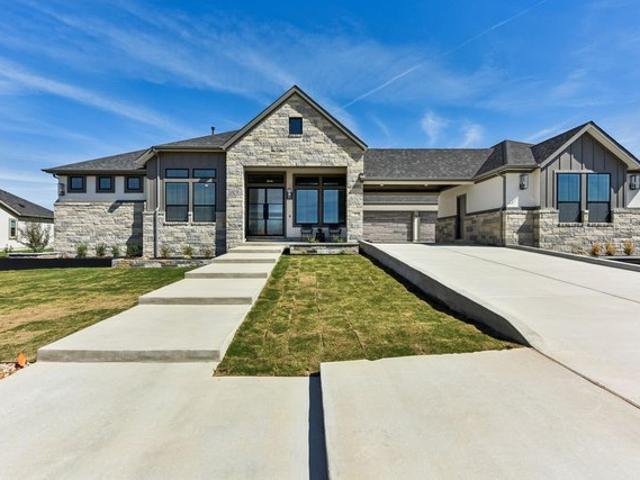 1400 Paxton Ln, Florence, TX 76527