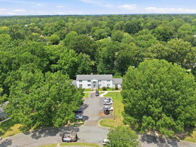 1400 Roslyn Drive 15b