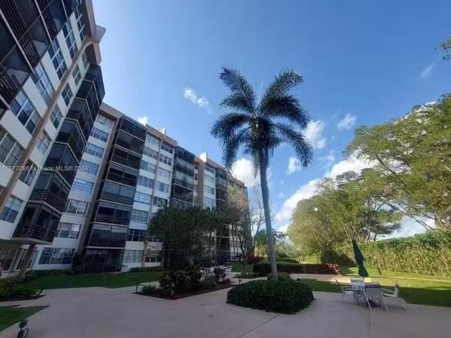 1400 St Charles Pl #614, Pembroke Pines, FL 33026 MLS S5107242
