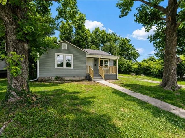 1400 S 4th St, Rogers, AR 72756